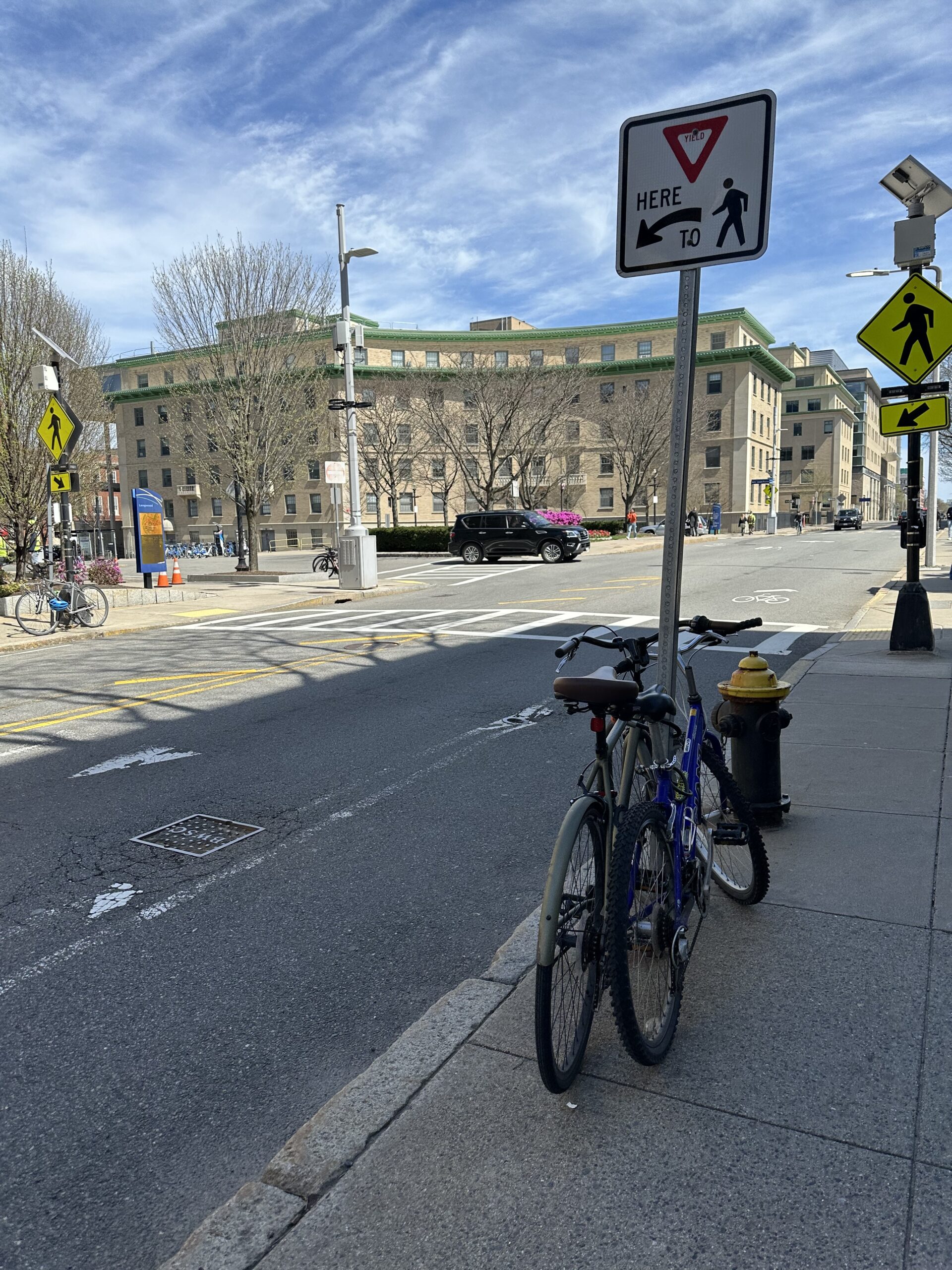 Sharrows are ineffective, so why do we keep using them? - Pavement Poet